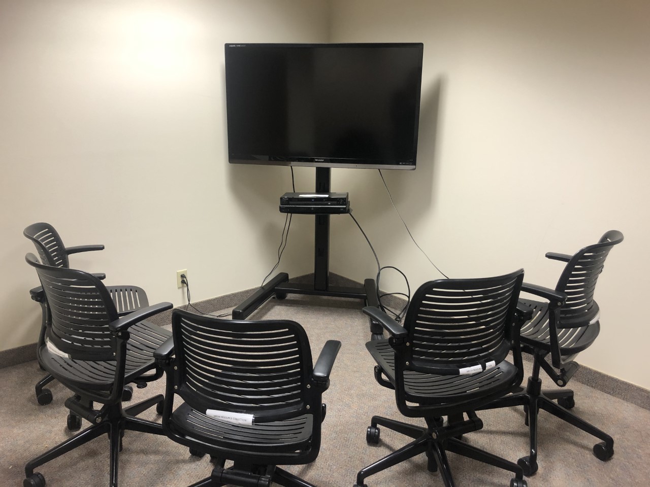 Booking A Viewing/Listening Room in the Library – St. Thomas Libraries Blog
